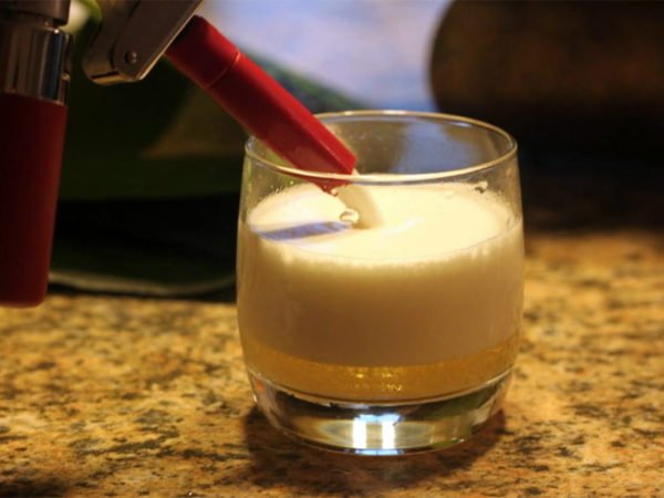 How to Make Cocktail Foam and What To Do With It - Sideshow Pete